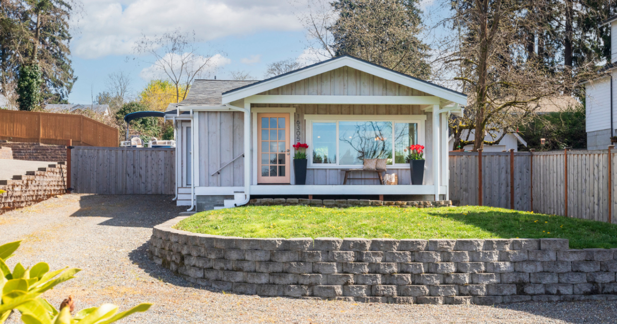 16305 Lakeside Drive S Spanaway - Windermere Abode