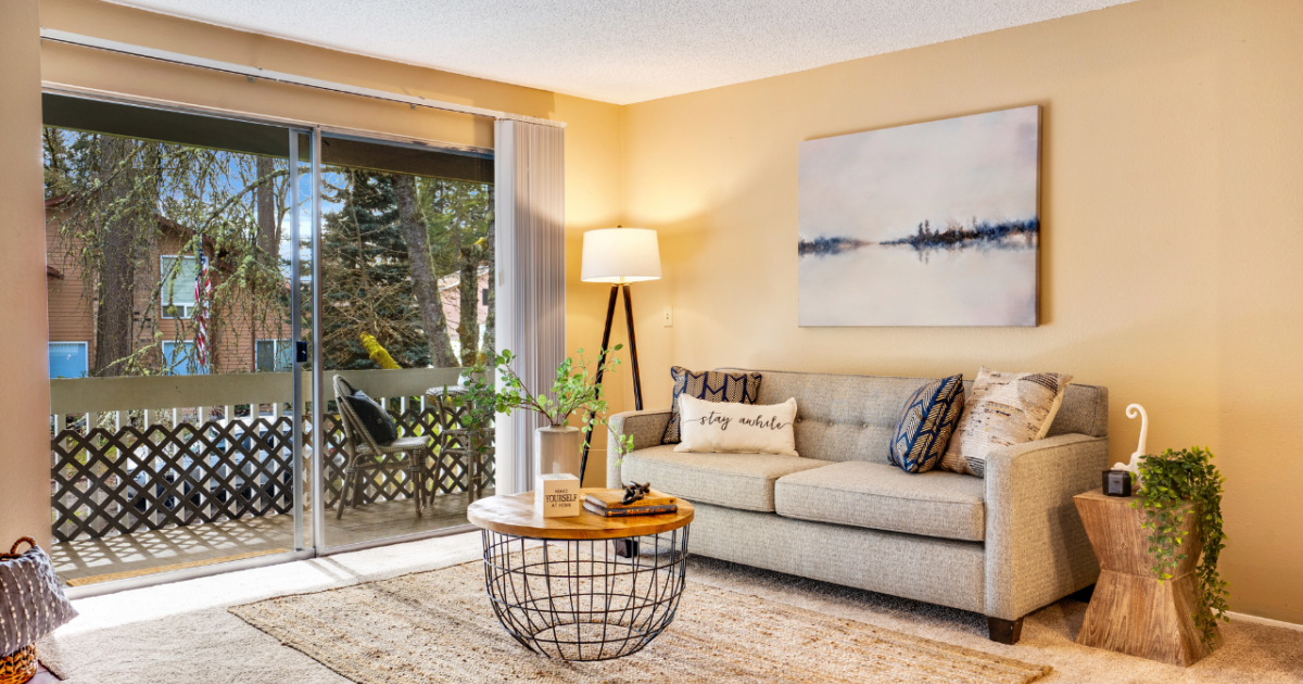 7425 Ruby Drive SW #E14 Lakewood - Windermere Abode